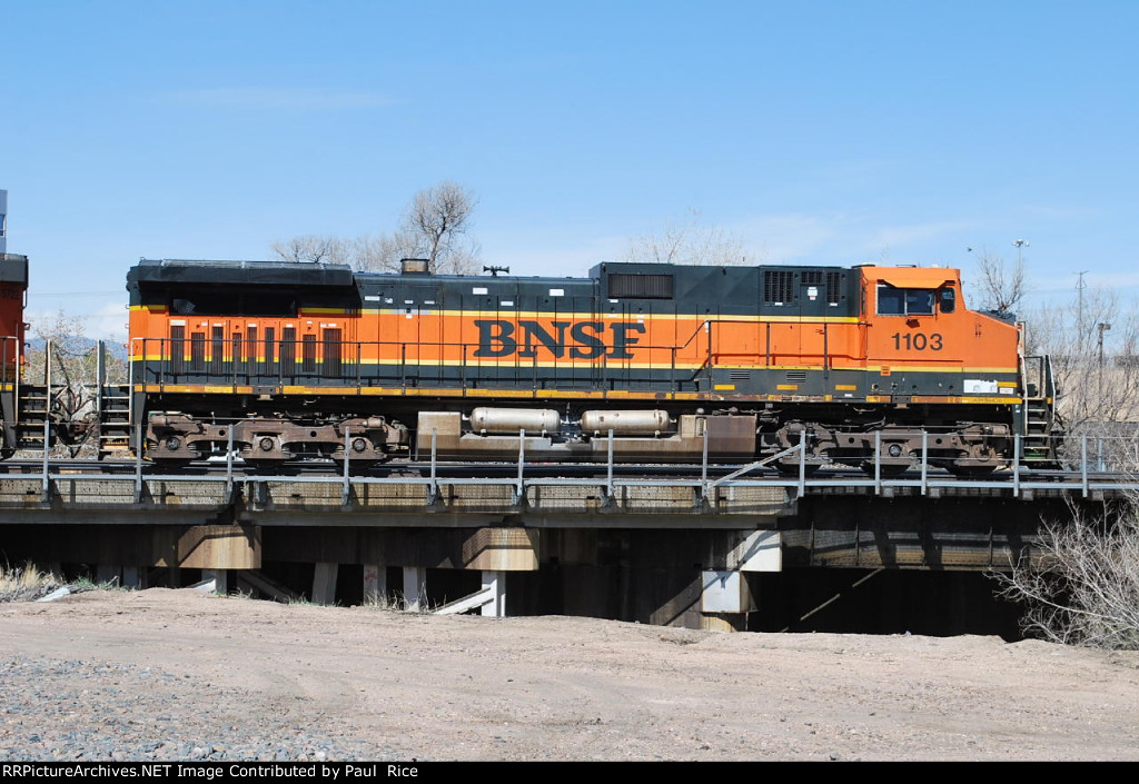 BNSF 1103